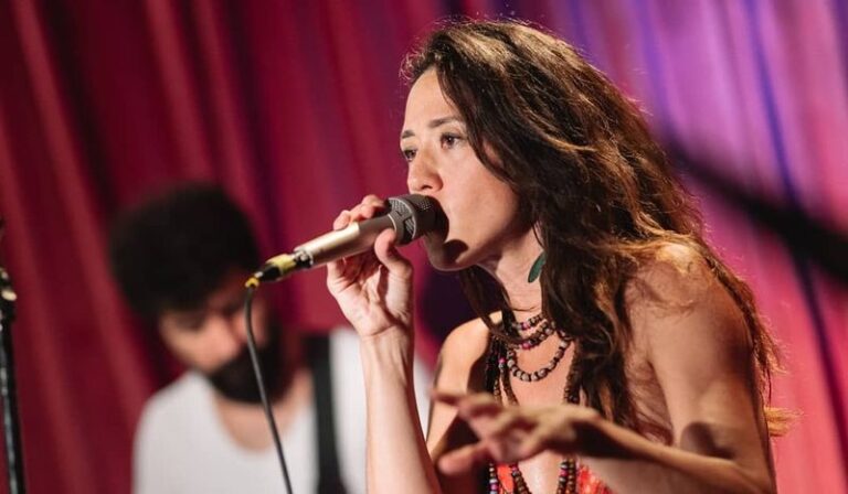 Zeynep Sazak Ankara Konseri 2025 • LaKonser - Ankara Etkinlik Takvimi